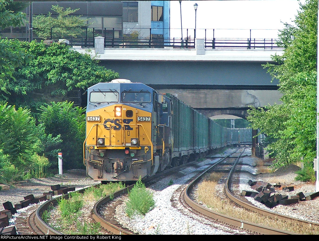 CSX 5437 Q702